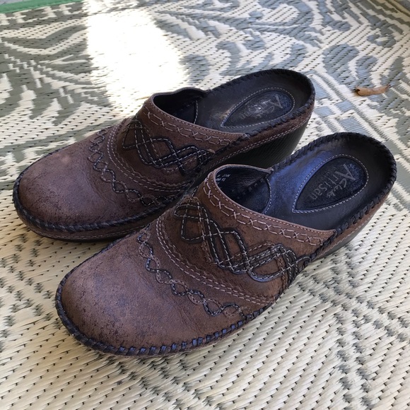 Clarks | Shoes | Clarks Artisan Collection Brown Leather Embroidered ...